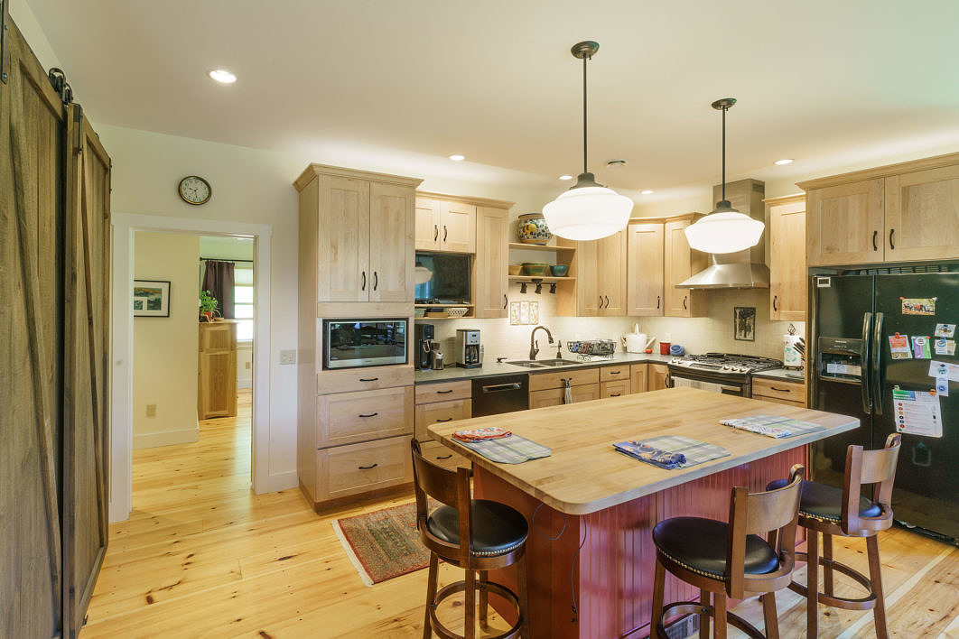 contemporary-farmhouse-middlesex-vermont-kitchen-1 | Labrador Builders